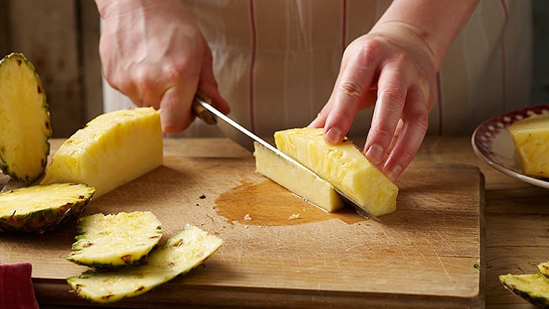 How To Dice A Pineapple - Top Tips - Old El Paso AU