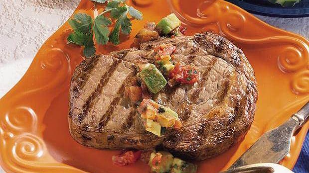 Rib-Eye-Steaks Mit Avocado-Salsa Rezept