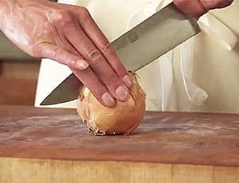How to Chop an Onion - Top Tips - Old El Paso